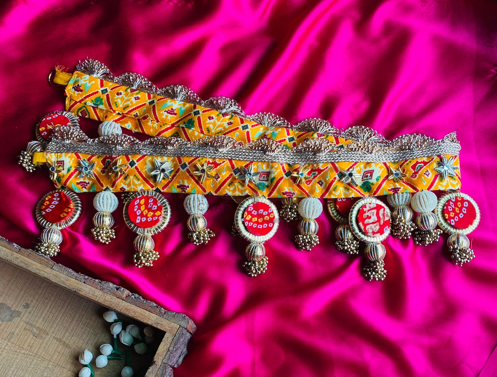 Bandhani Patola Bandhanwar - Shagun Arts and Crafts